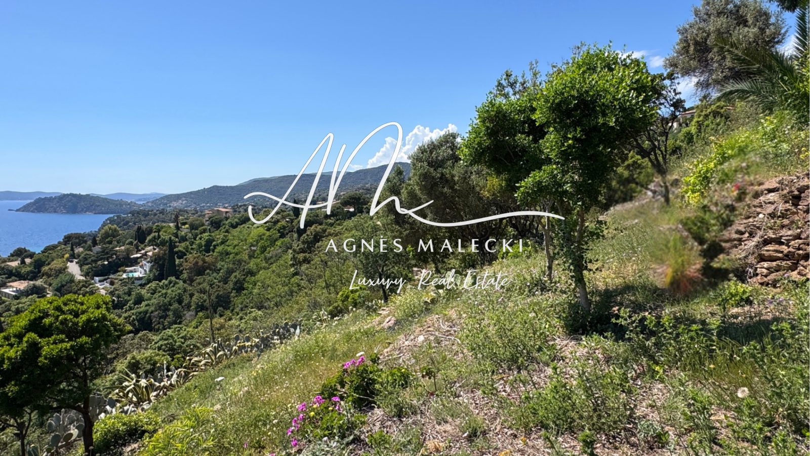 Vente LE RAYOL CANADEL PLEINE VUE MER ! | Agence Agnès Malecki